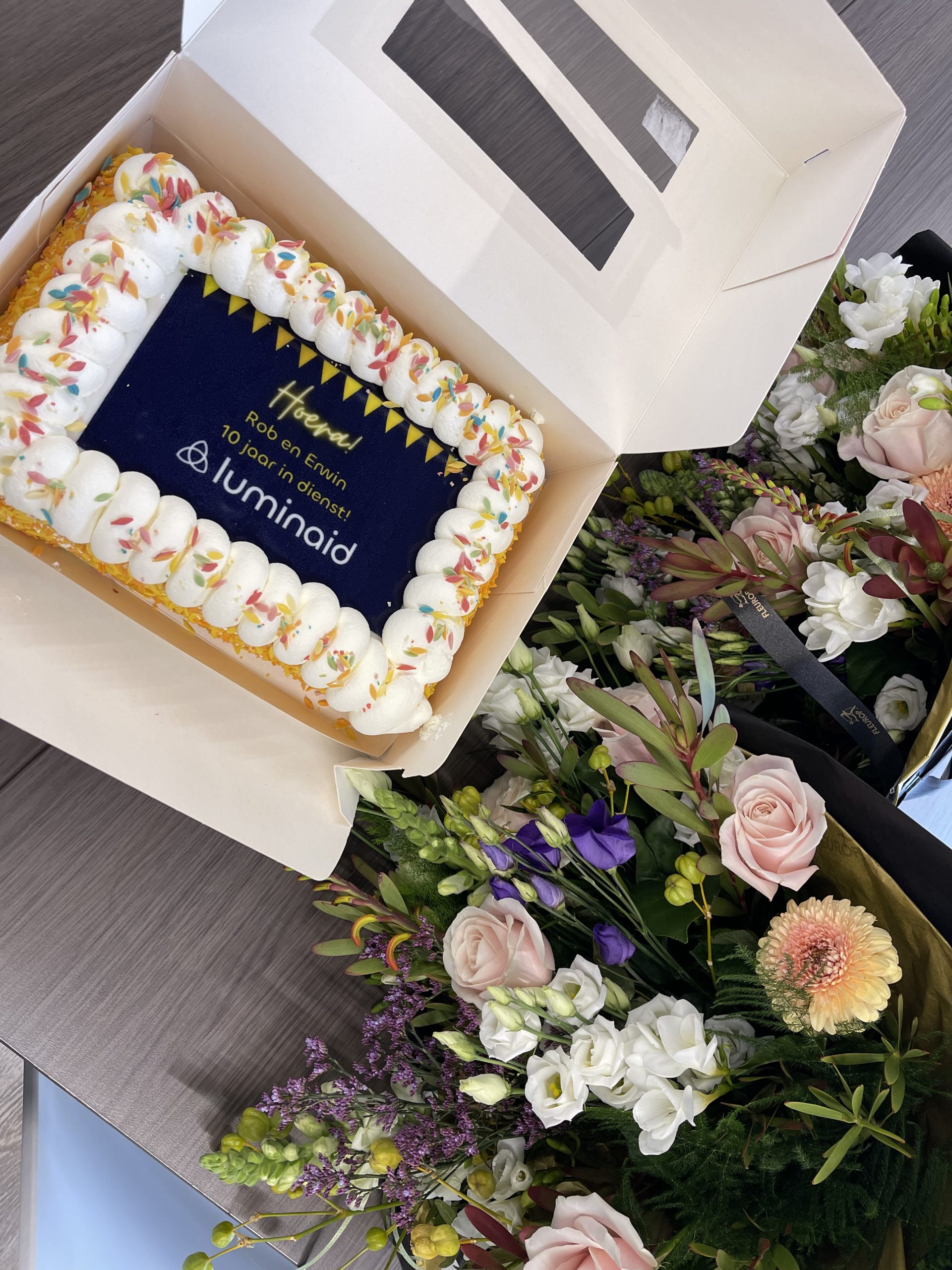 ROB EN ERWIN 10 JAAR IN DIENST! - LUMINAID