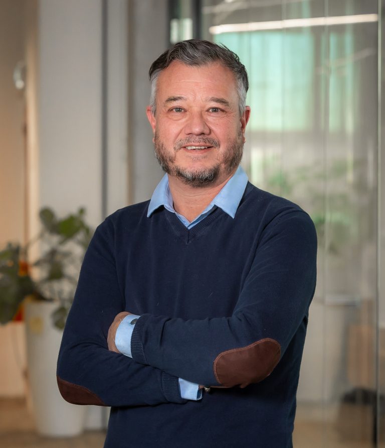 Meet our Team | Innovator of the perfect lighting experience | LUMINAID